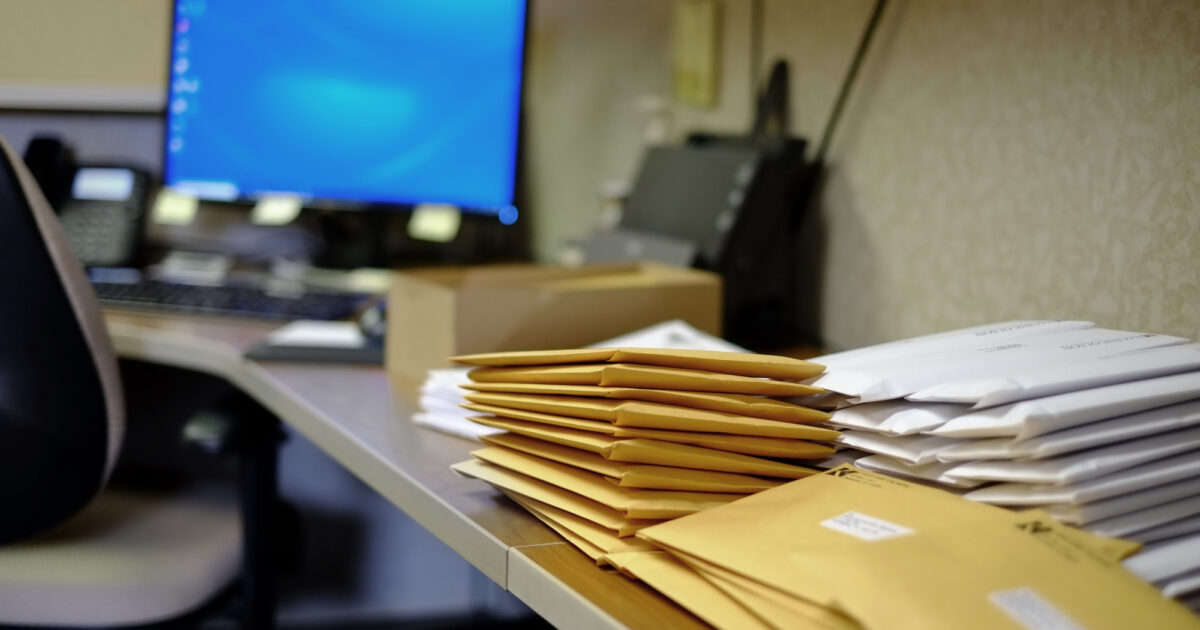 Five Ways to Improve Mailroom Efficiency, Compliance, and Control